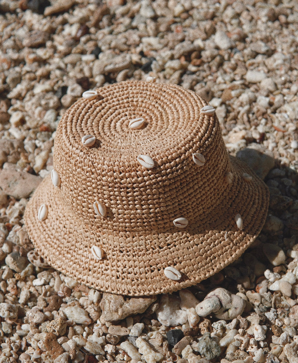 Puka Dot- Cowry Shell Raffia Bucket Hat – Augustine Hat Co.